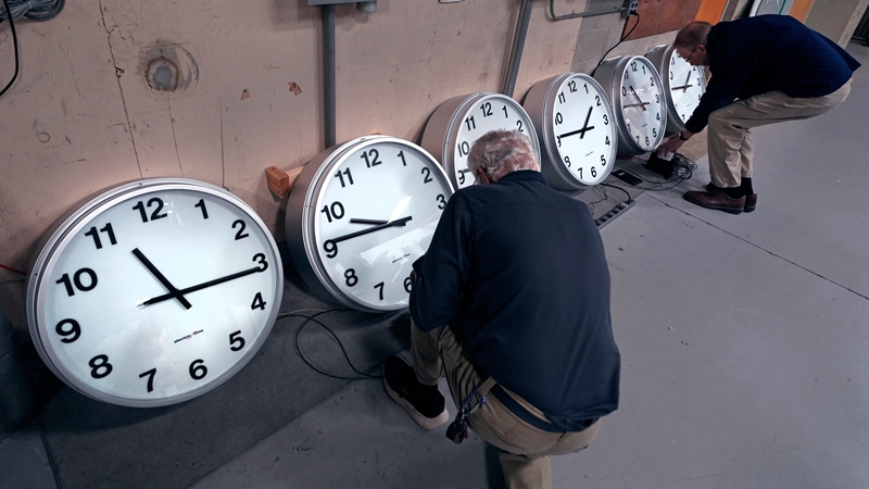 Here’s what happens to your body when clocks ‘fall back’ an hour - The ...